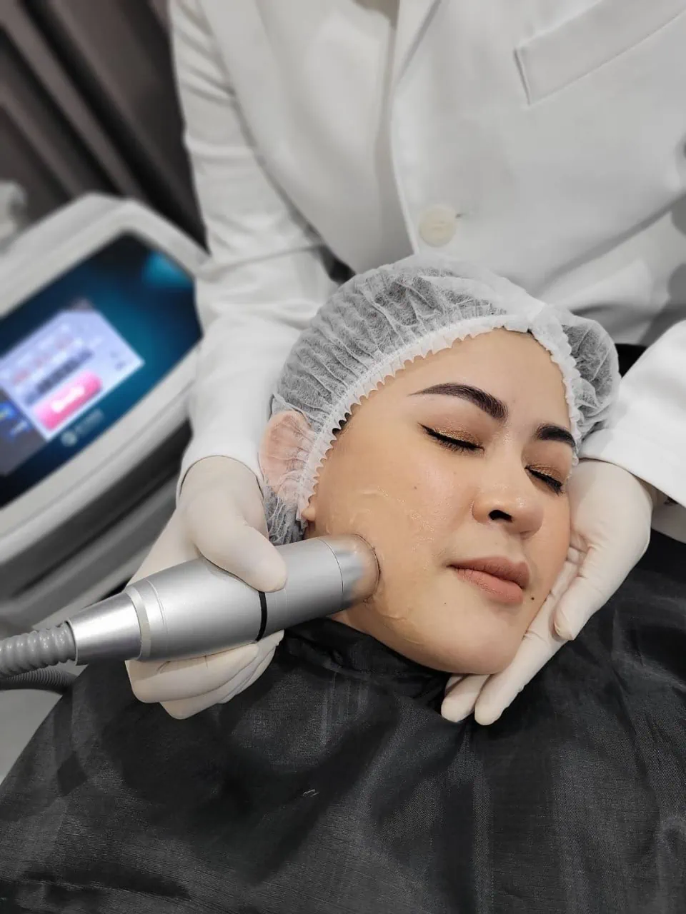 HIFU Facial: The Non-Surgical Facelift Solution - Siam Clinic Thailand